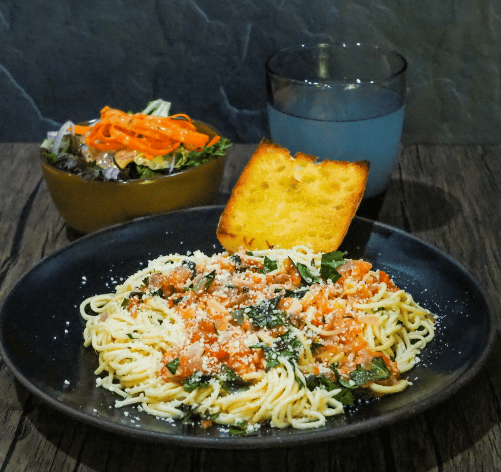 Spaghetti with Fresh Tomato Sauce - Divine Dish